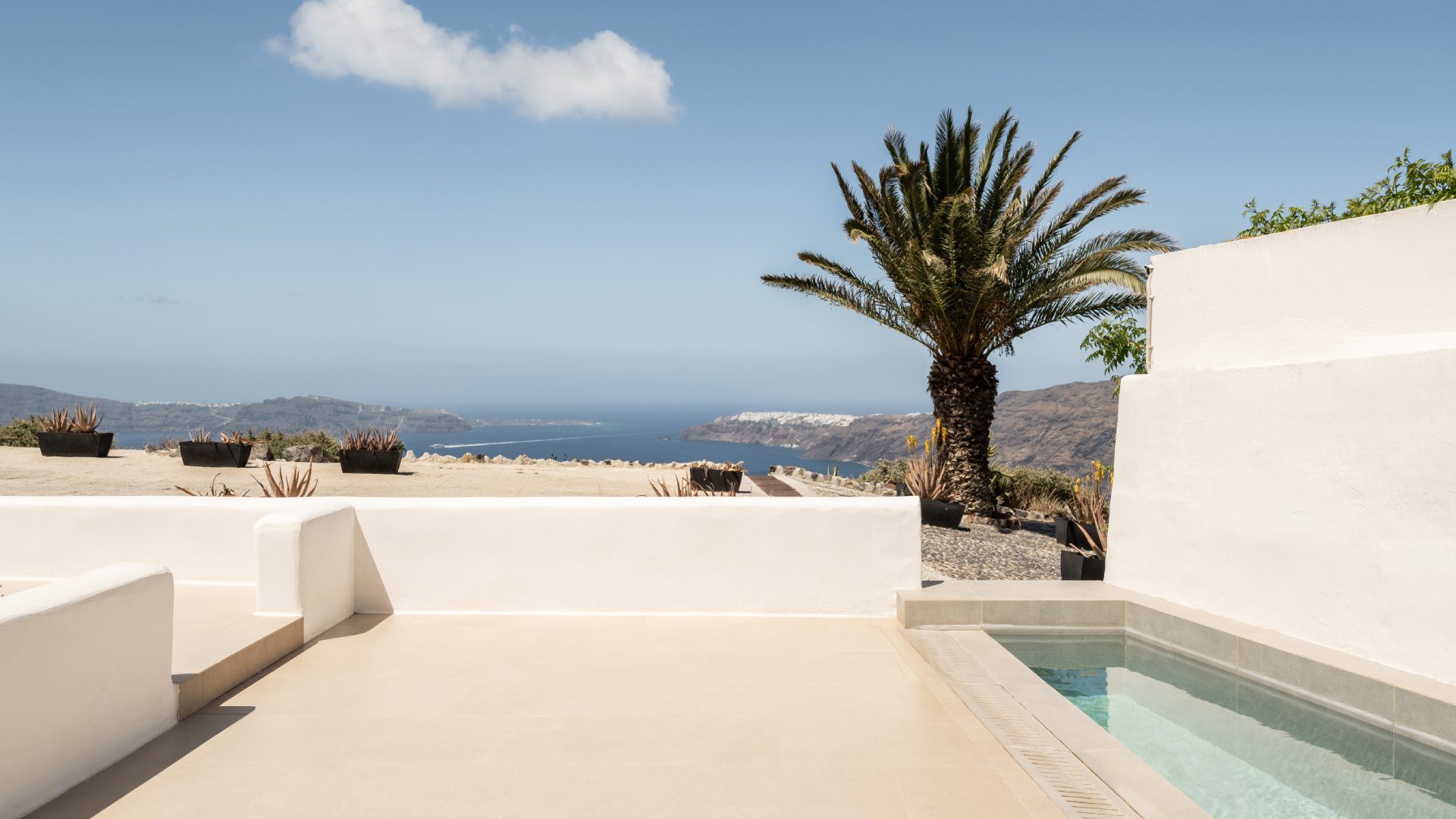 Suite caldera view with outdoor mini private pool double | Rocabella ...